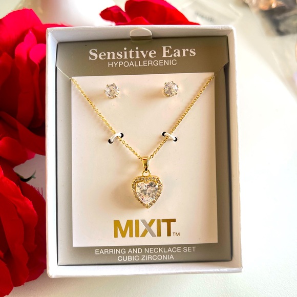 Mixit | Jewelry | Heart Pendant Necklace Set | Poshmark